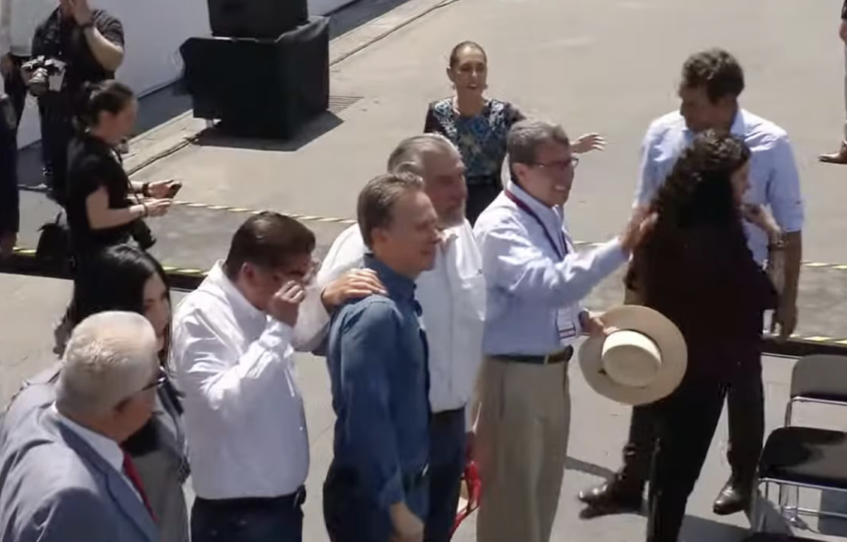 ¿Qué opina sobre Ricardo Monreal y Adán Augusto prefieran tomarse una ...